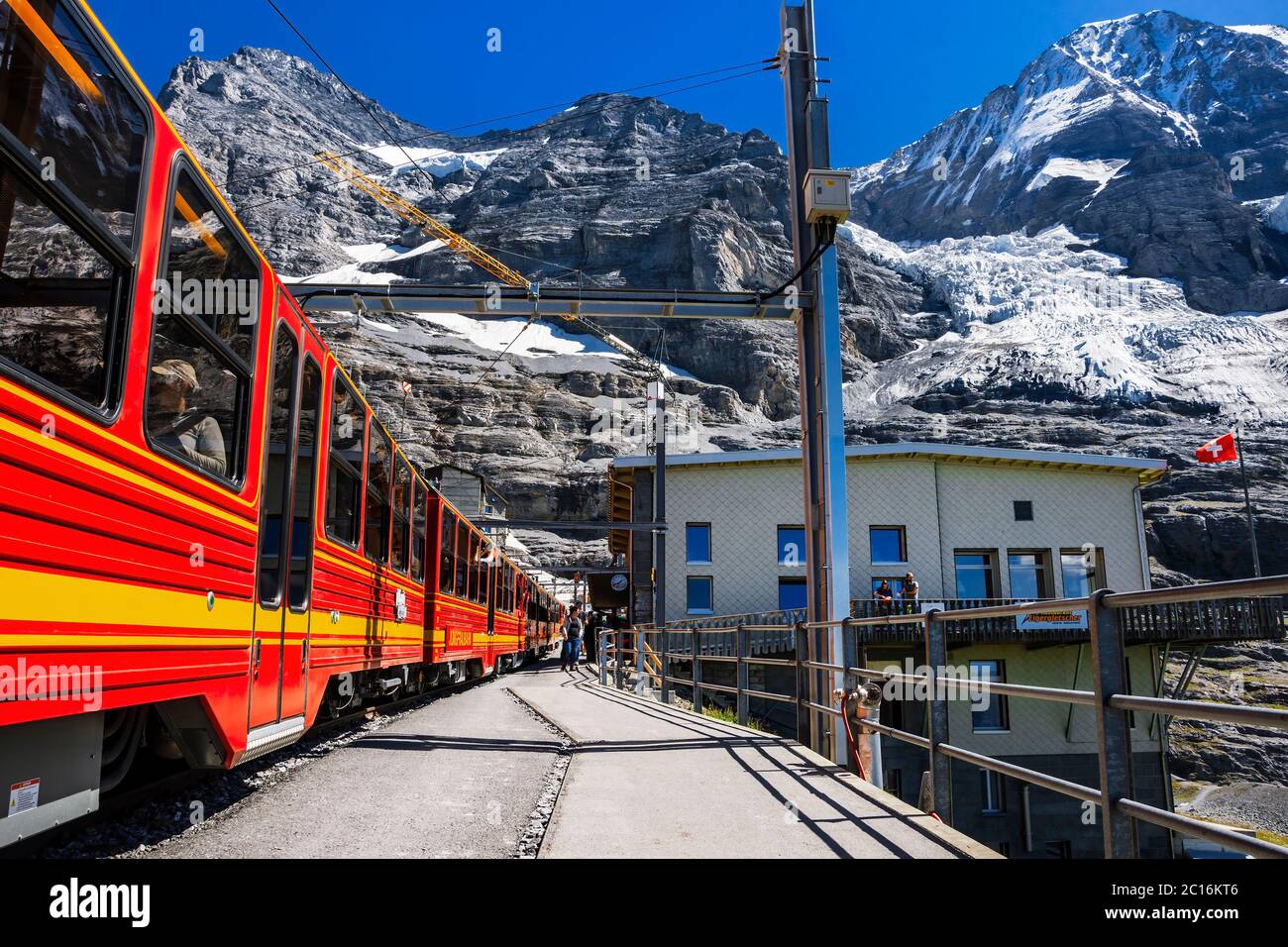 Jungfraubahn train eigergletscher station bernese hi-res stock ...