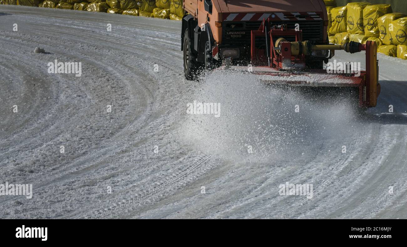 Road maintenance hi-res stock photography and images - Alamy