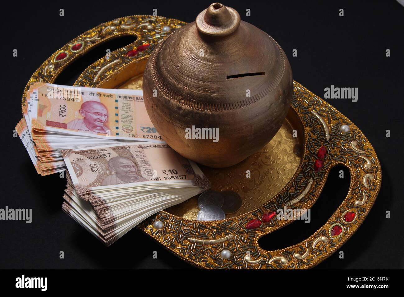 Gullak hi-res stock photography and images - Alamy