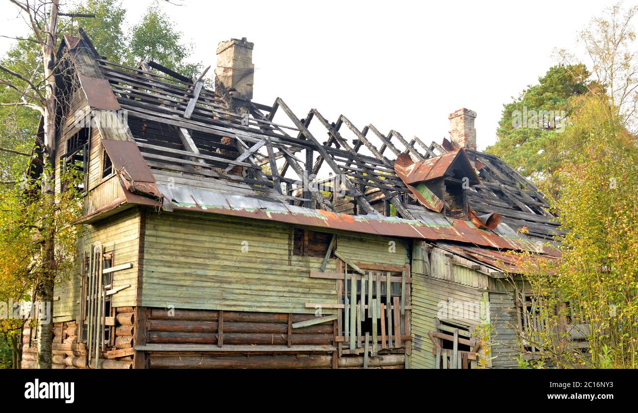 Old wooden burned down hi-res stock photography and images - Alamy