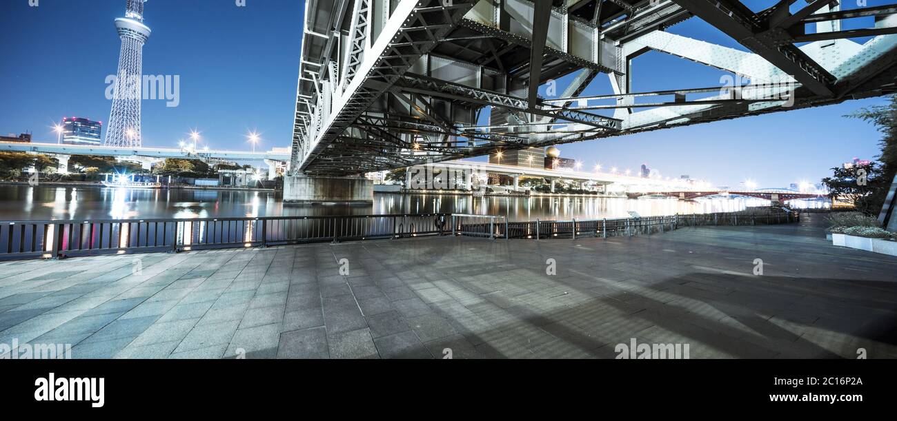 empty floor with cityscape of tokyo at night Stock Photo - Alamy