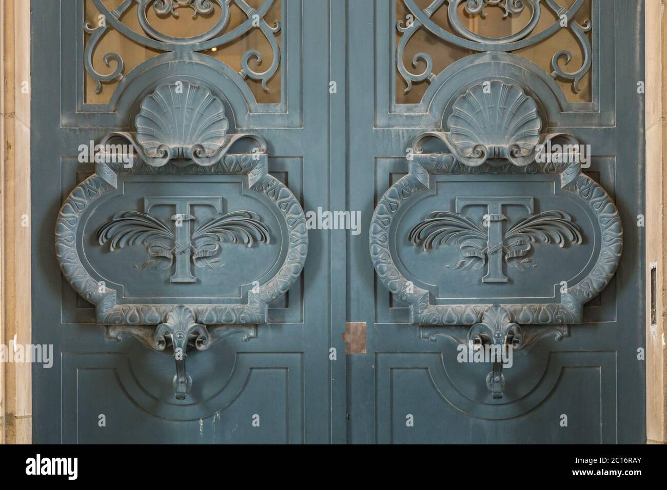 Door architectural exteriors details of the Louvre museum Stock Photo ...