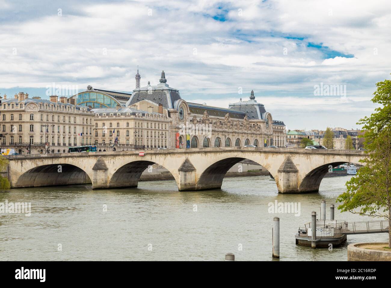 Beautiful cityscape view seine river hi-res stock photography and ...