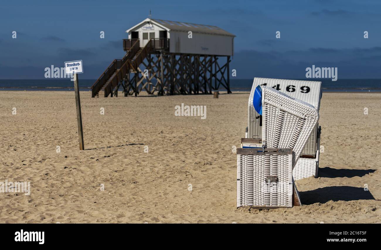 Beach chair border Stock Photo - Alamy