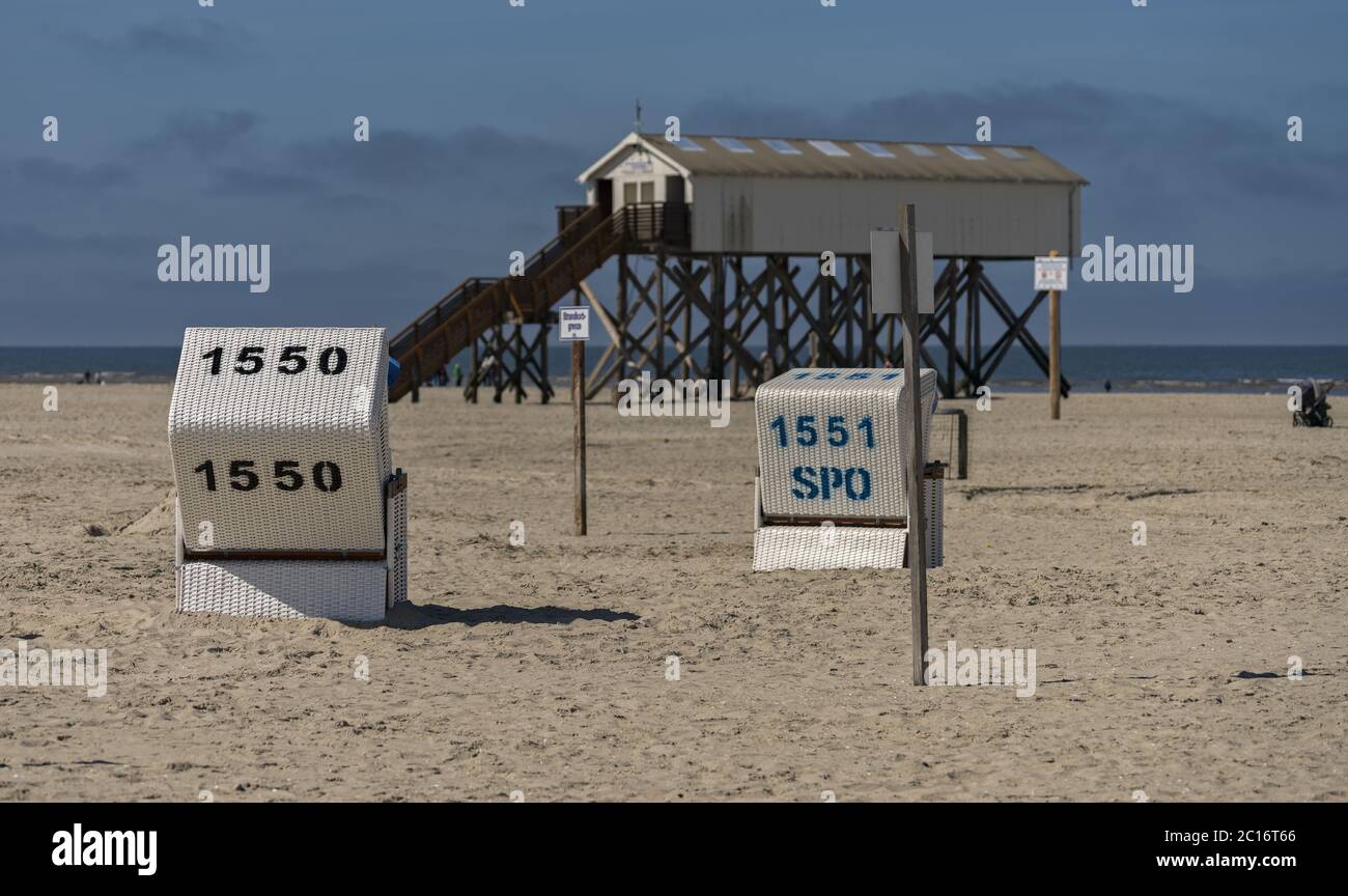 Beach chair border Stock Photo - Alamy