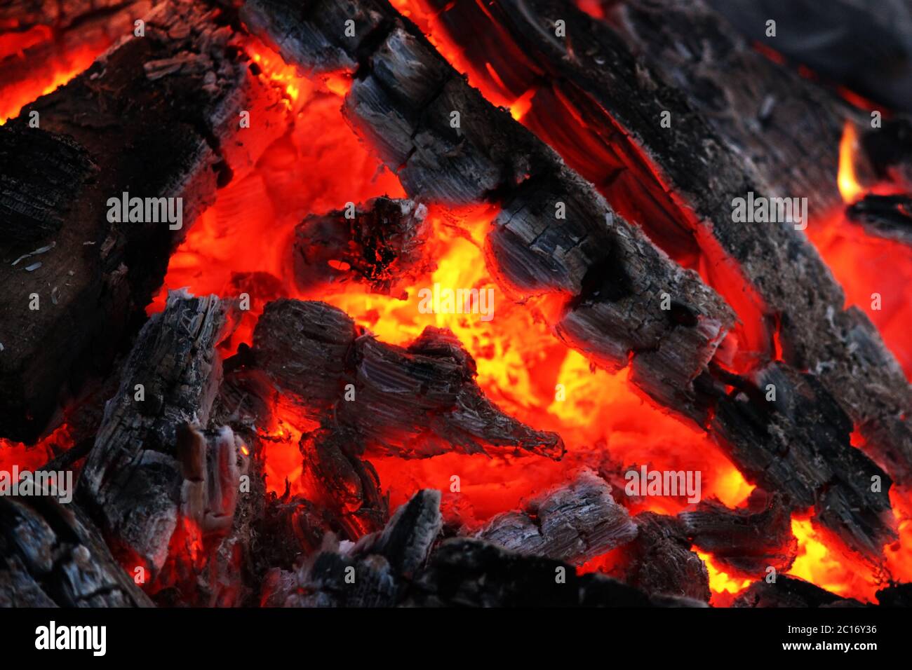 Coals of a fire hi-res stock photography and images - Alamy