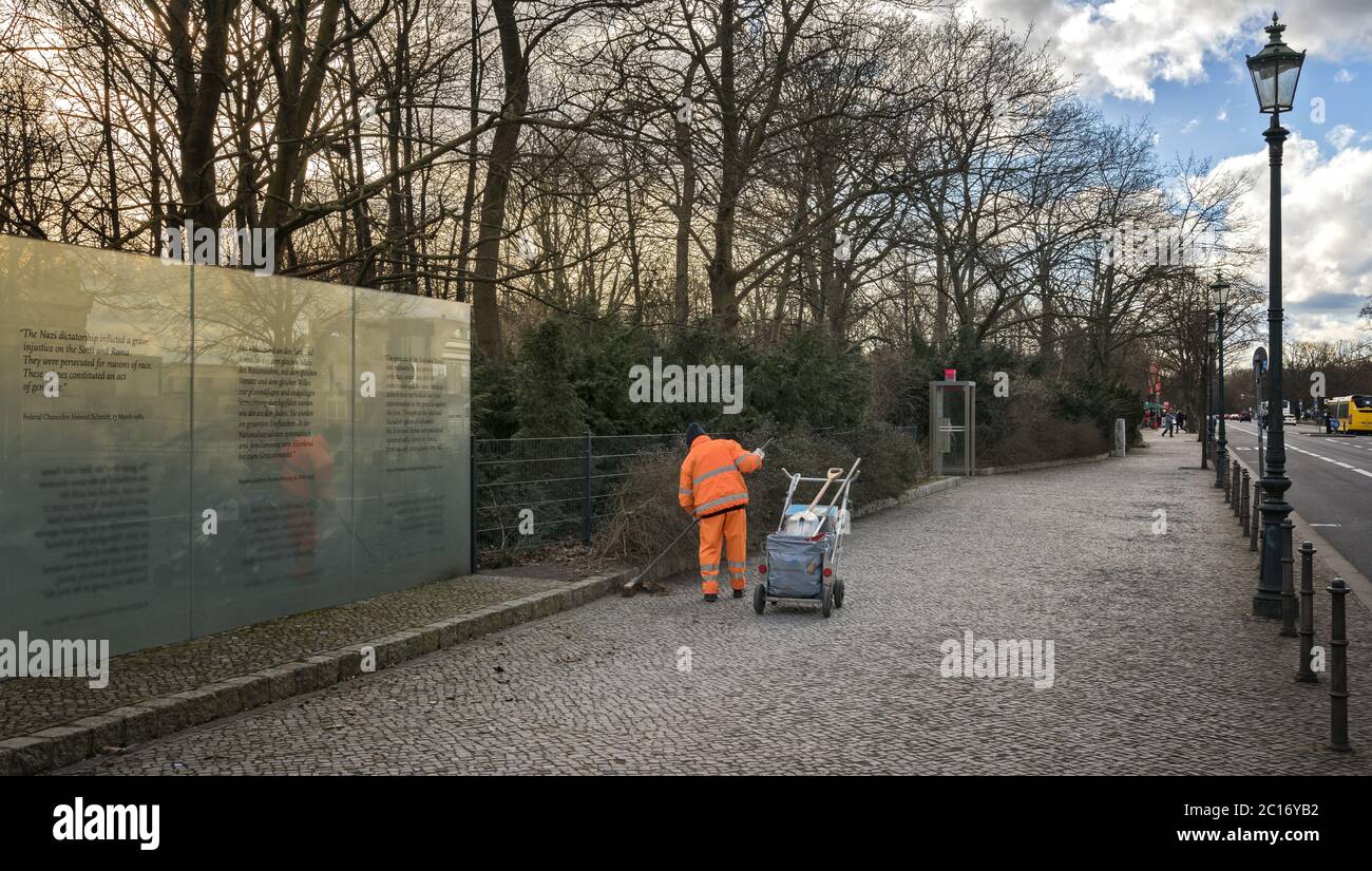 Straßenfeger hi-res stock photography and images - Alamy