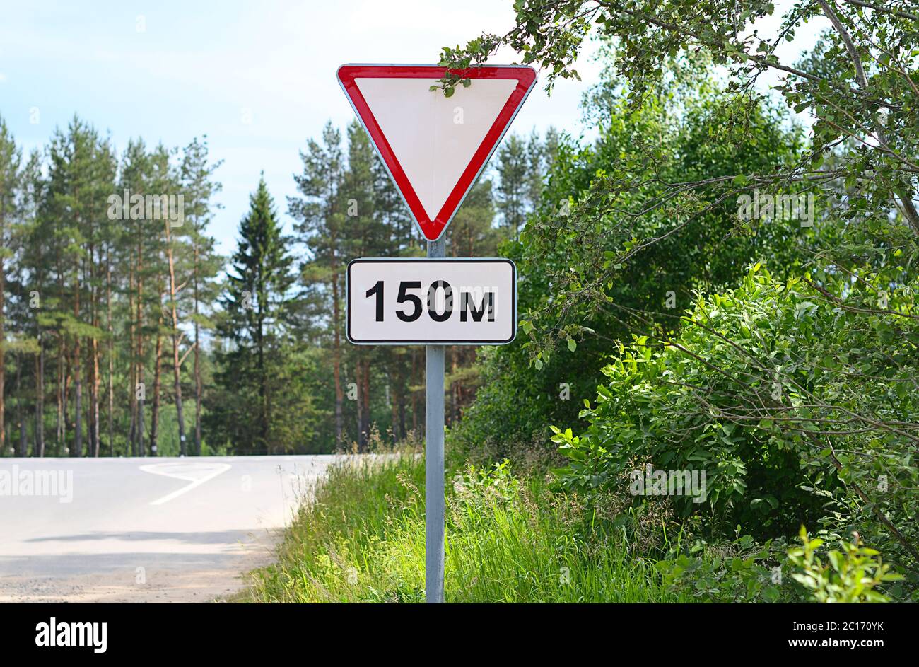 Mountains symbol road signs hi-res stock photography and images - Alamy