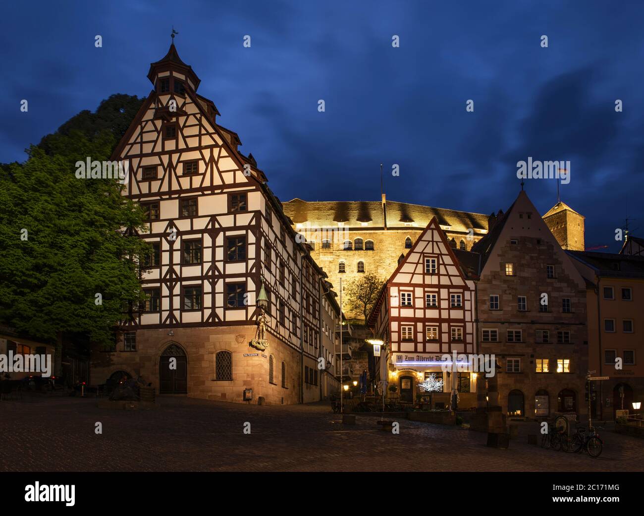 Nuremberg and its imperial castle by night Stock Photo - Alamy