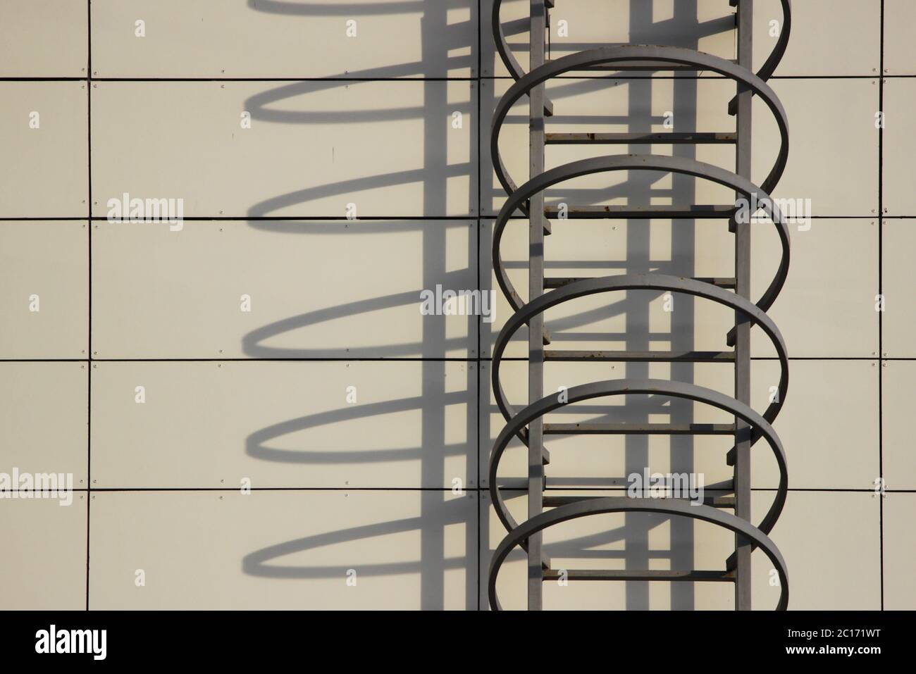Fire escape building architecture hi-res stock photography and images ...