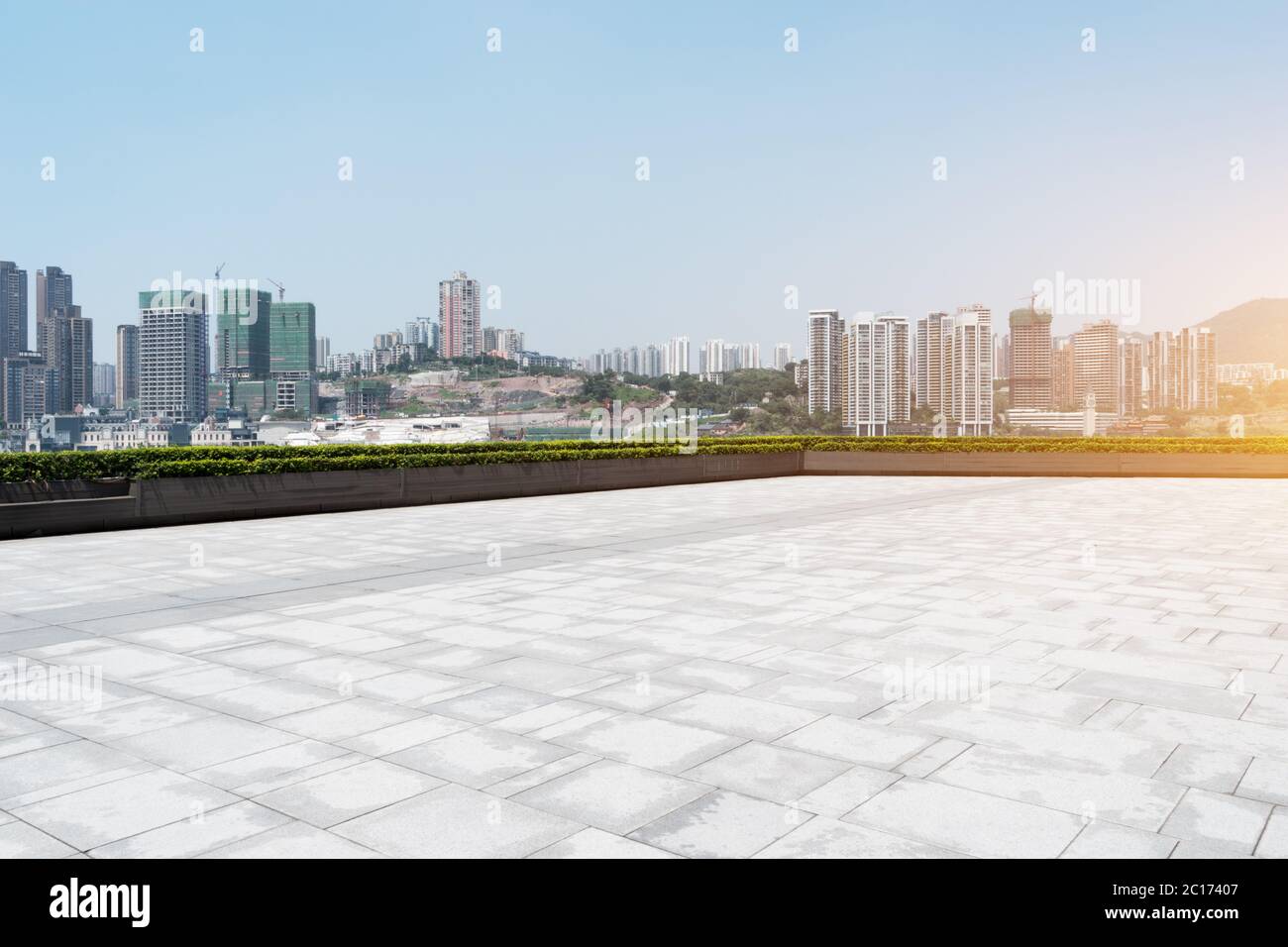 Empty steet hi-res stock photography and images - Alamy