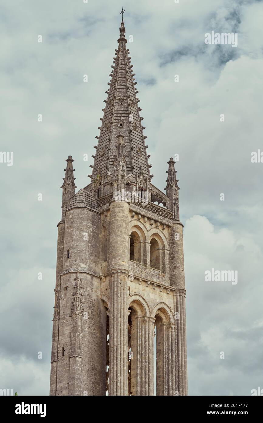 Monolithic church of saint emilion hi-res stock photography and images ...