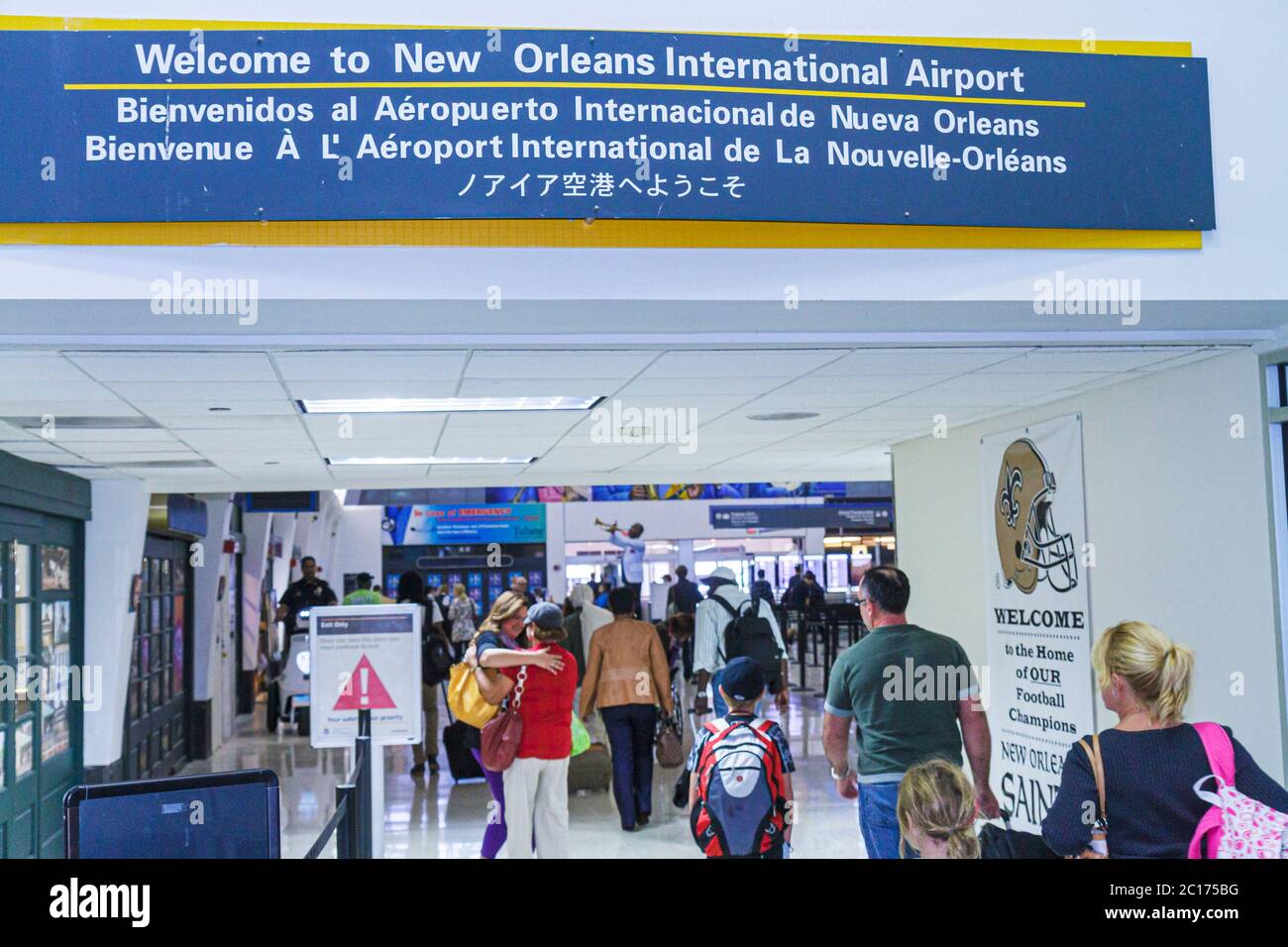 Welcome sign in terminal hi-res stock photography and images - Alamy