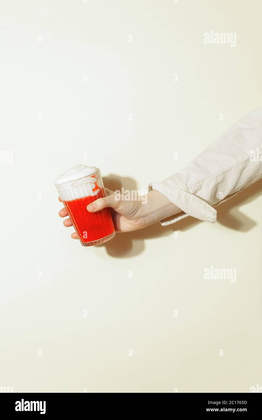 Hand shakes hi-res stock photography and images - Alamy