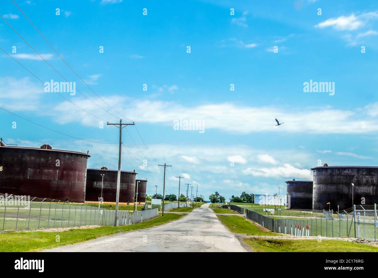 Oil storage tank farm hi-res stock photography and images - Alamy