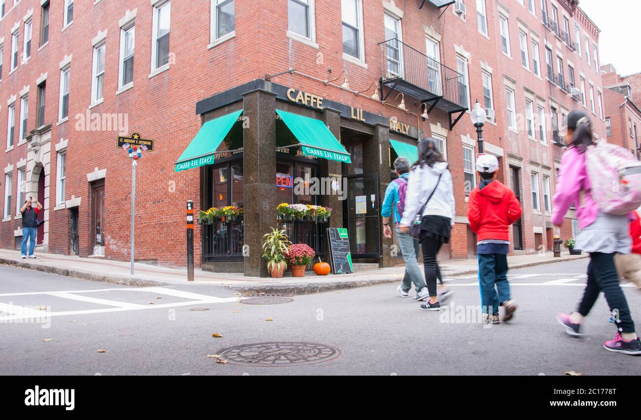 Cafe lil italy hi-res stock photography and images - Alamy