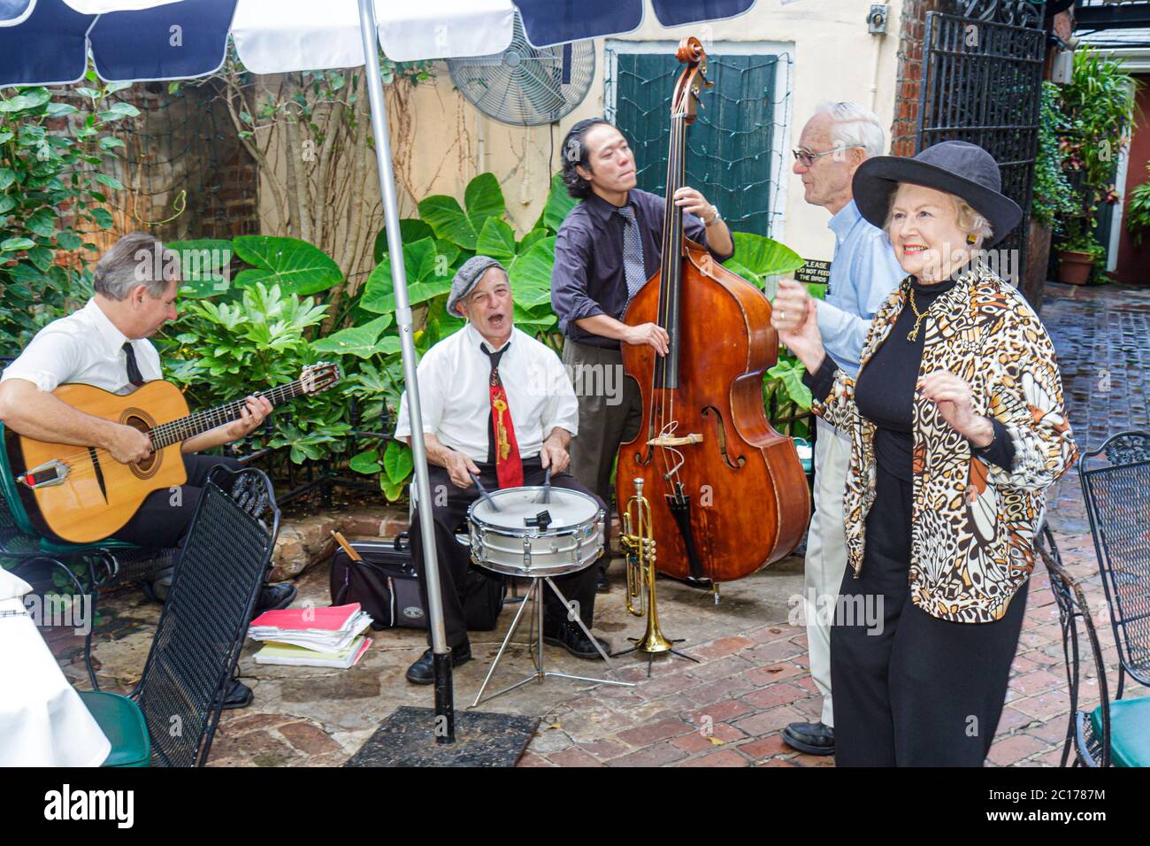 Jazz brunch buffet restaurant hi-res stock photography and images - Alamy