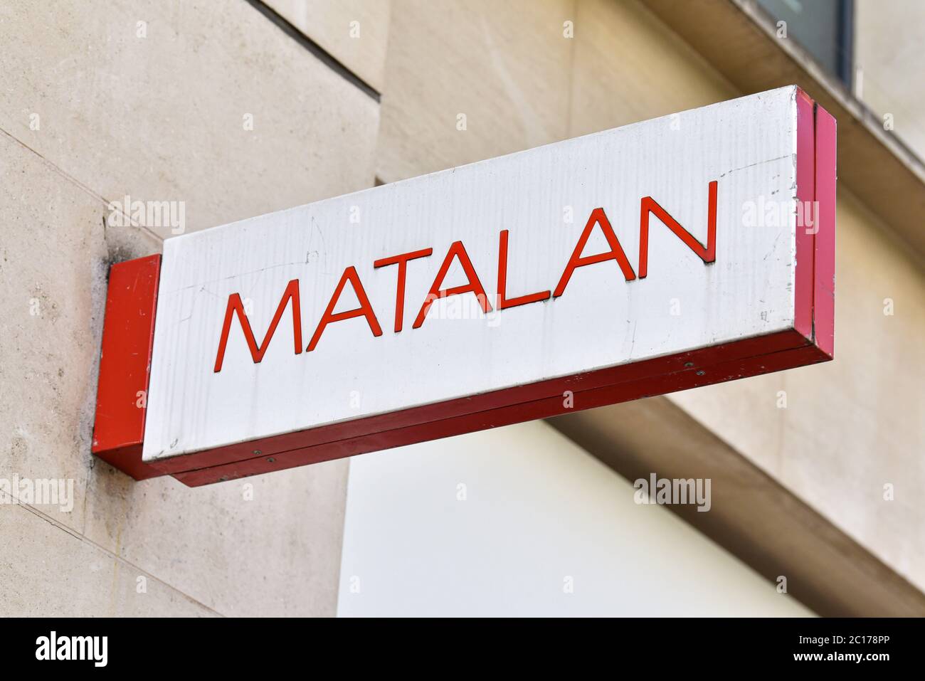 Matalan shop sign in Oxford Street Stock Photo - Alamy