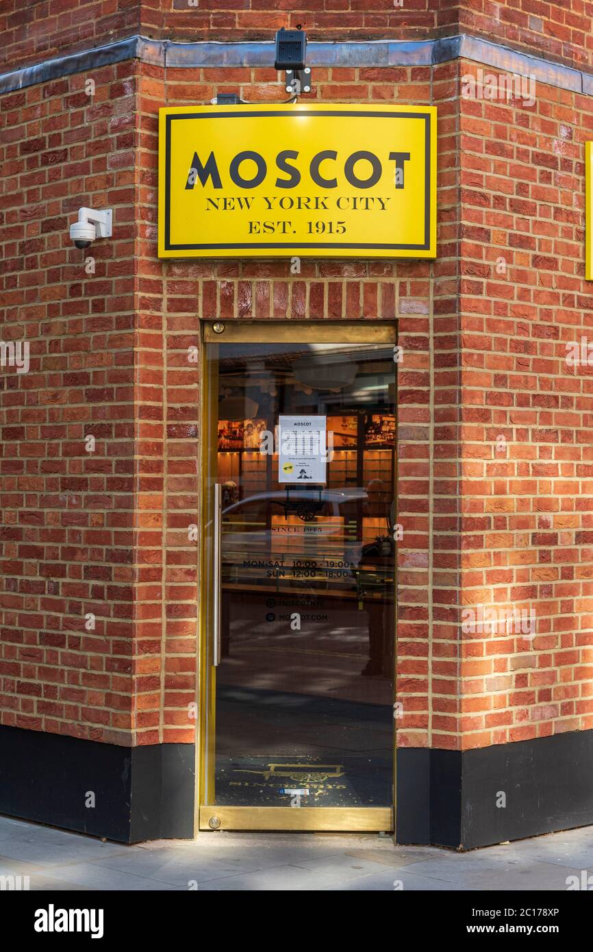 Moscot logo hi-res stock photography and images - Alamy