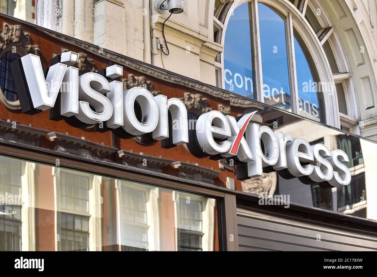 Vision Express shop sign in Oxford Street Stock Photo - Alamy