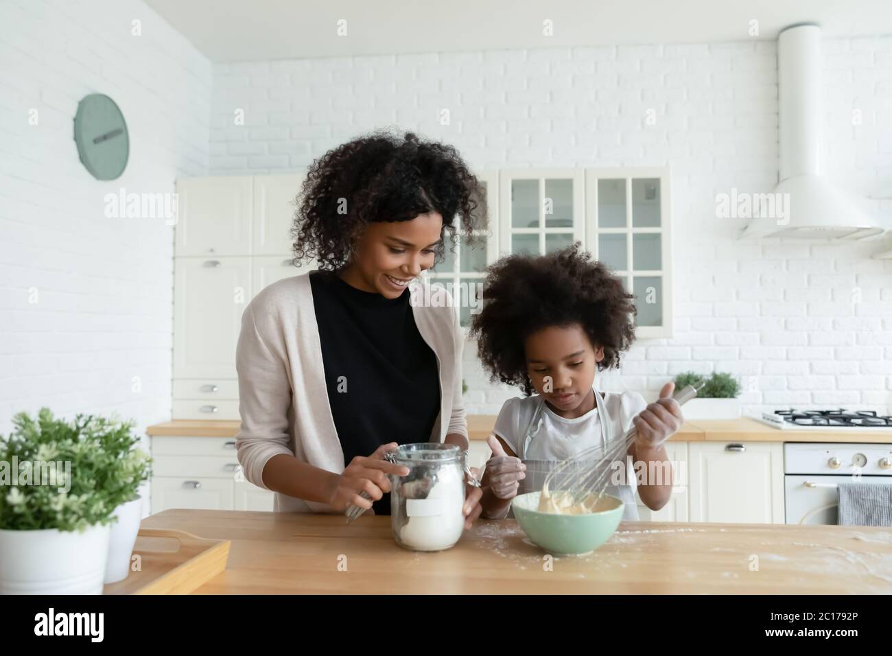African housewife hi-res stock photography and images - Alamy