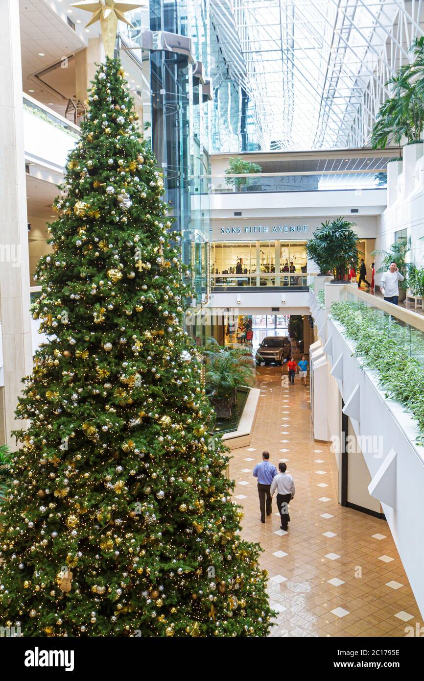 Multi story shopping mall atrium new hi-res stock photography and ...
