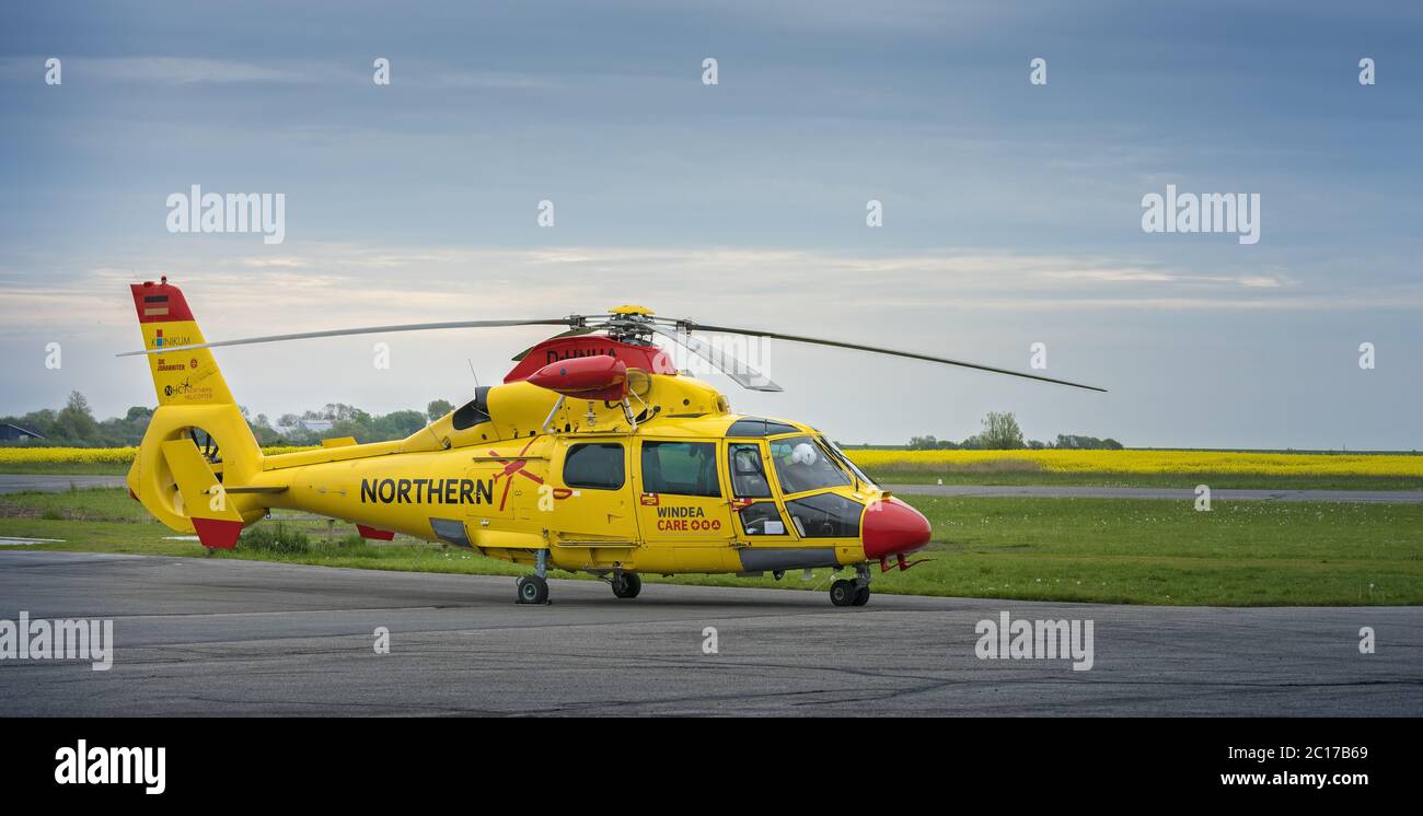 Sos helicopter hi-res stock photography and images - Alamy