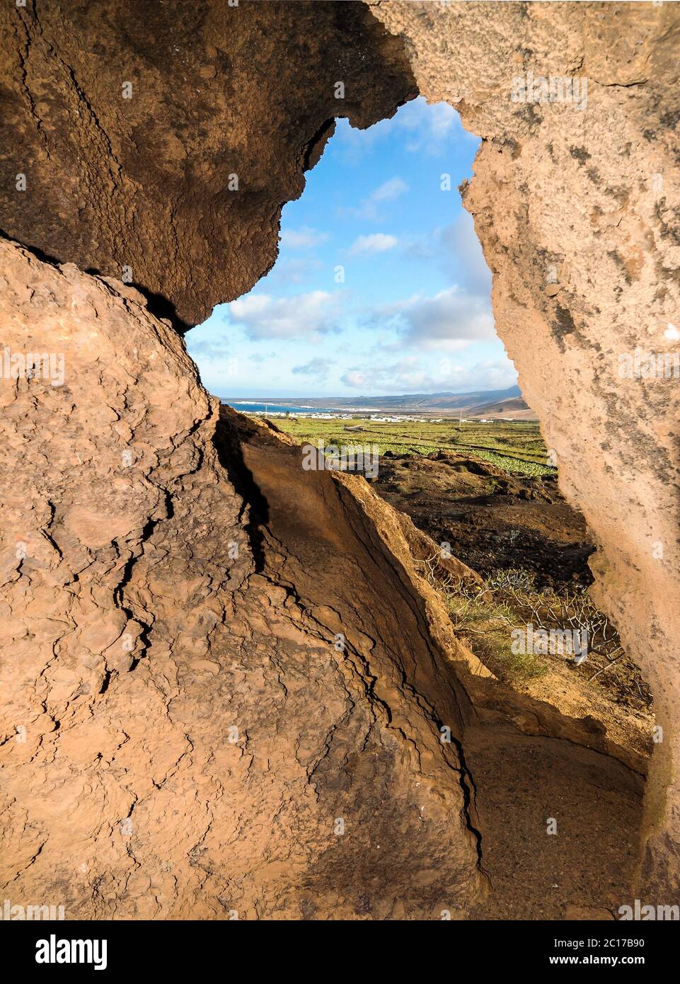 Desert cave hi-res stock photography and images - Alamy