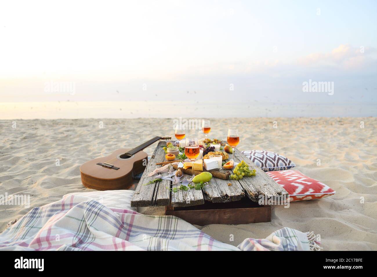 Top view beach picnic table Stock Photo - Alamy