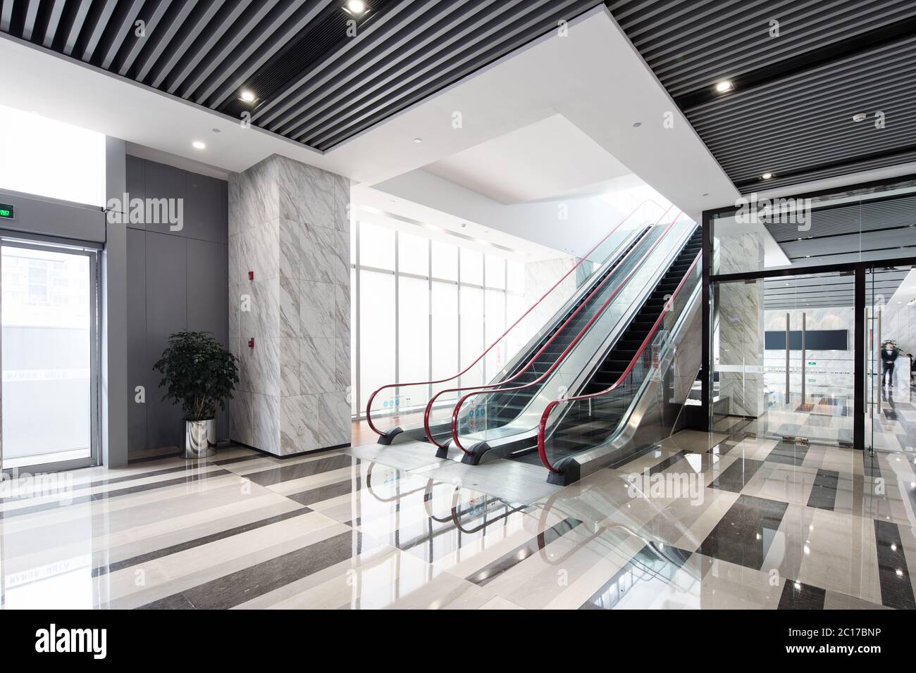 Modern lobby interior hi-res stock photography and images - Alamy