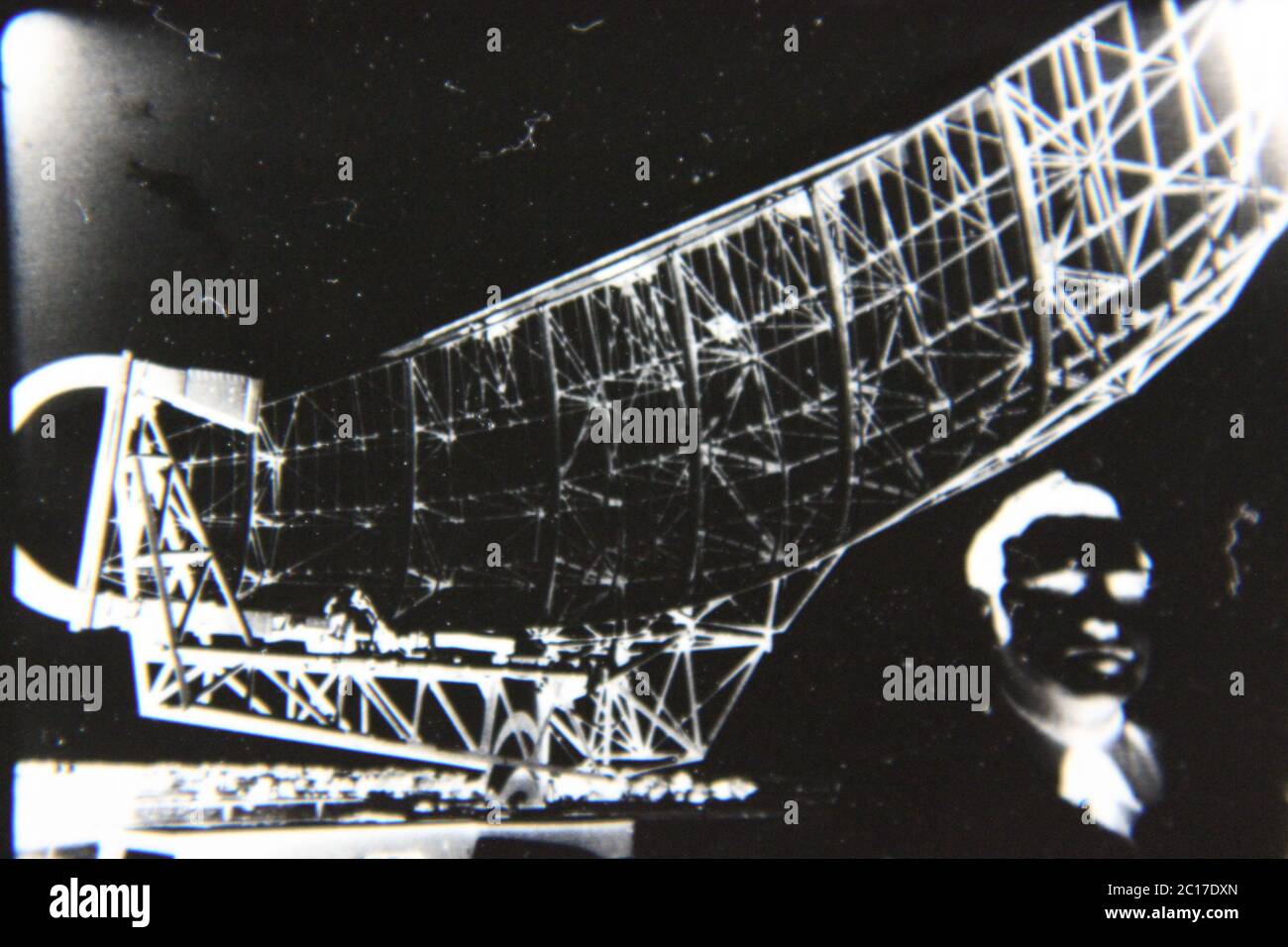 Airport radar 1970s hi-res stock photography and images - Alamy