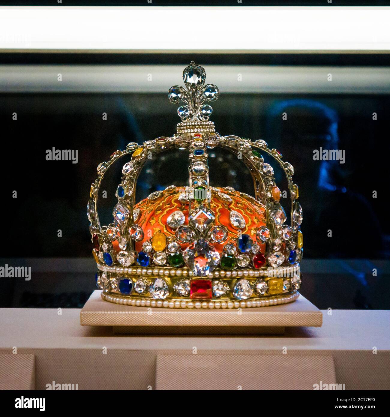 Gold crown red ruby hi-res stock photography and images - Alamy