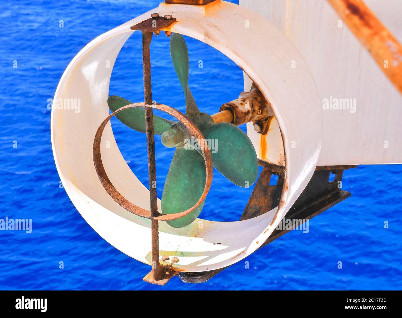 Boat helix hi-res stock photography and images - Alamy