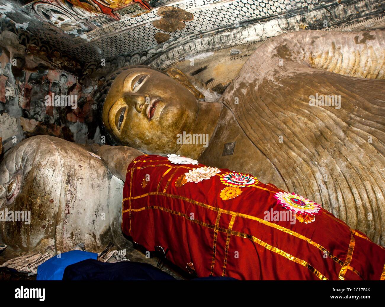 The 14 metre long reclining Buddha statue inside Cave One (Devaraja ...