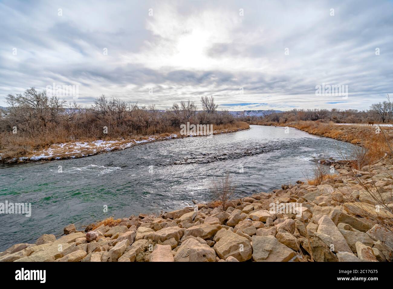 Glistening lake water hi-res stock photography and images - Alamy
