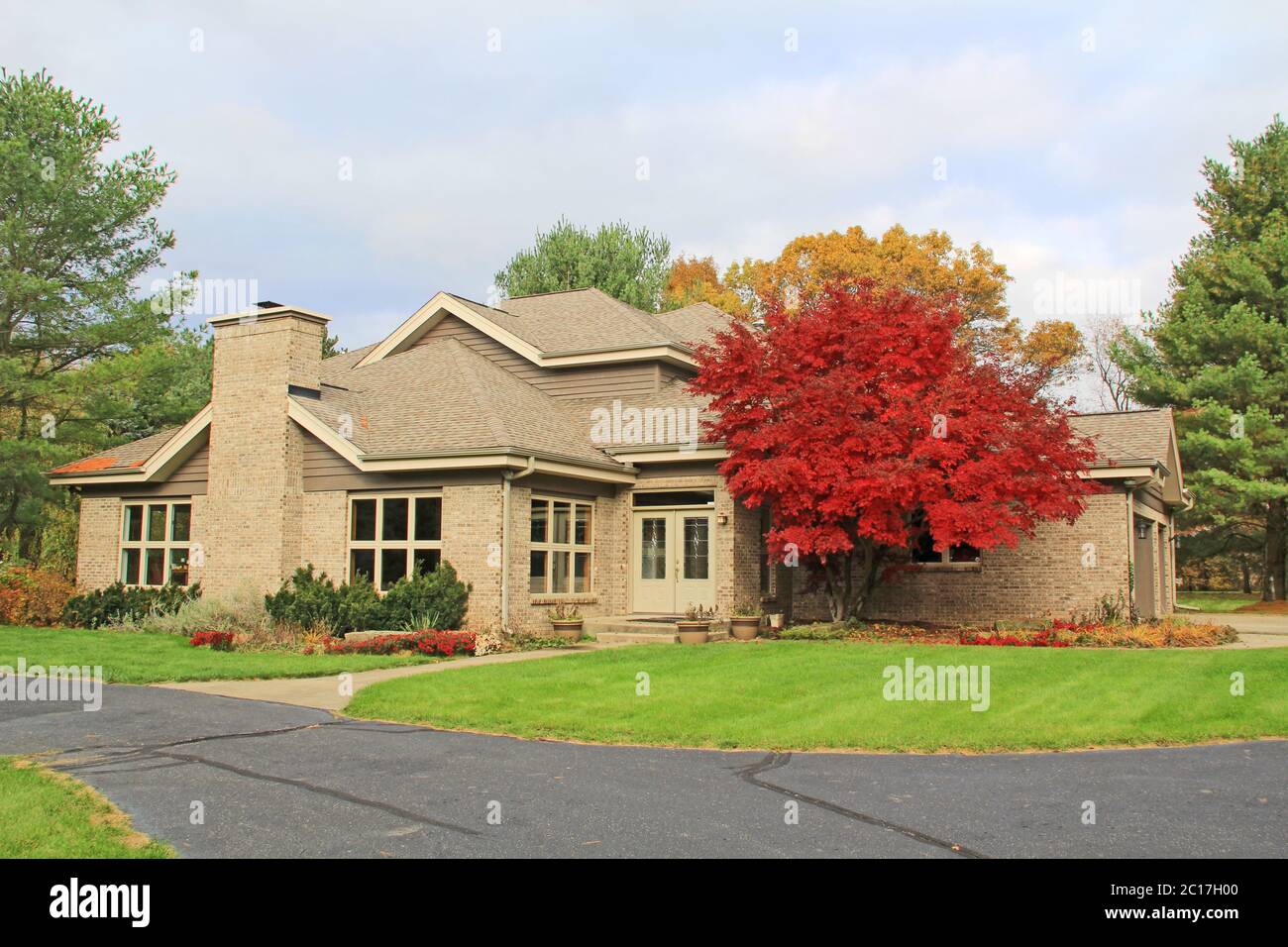 Big brick house hi-res stock photography and images - Alamy