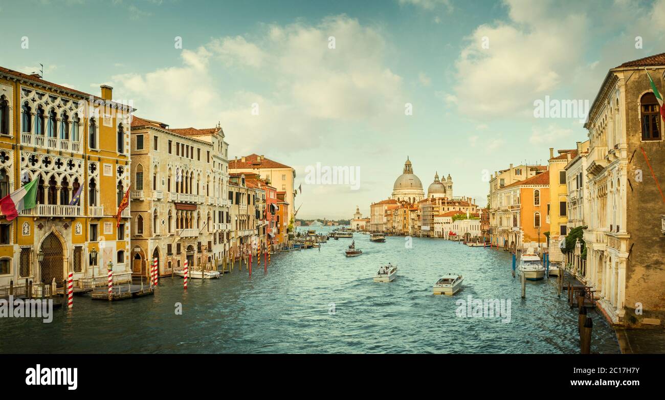 Canal panorama hi-res stock photography and images - Alamy