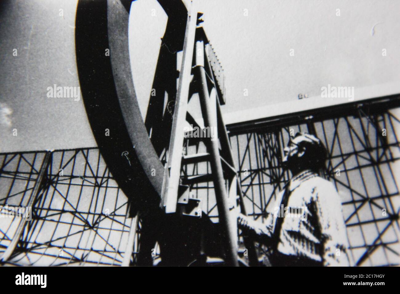 Airport radar 1970s hi-res stock photography and images - Alamy