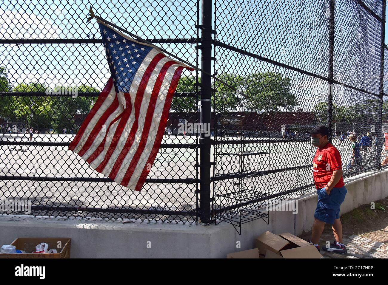 1777 stars and stripes flag hi-res stock photography and images - Alamy