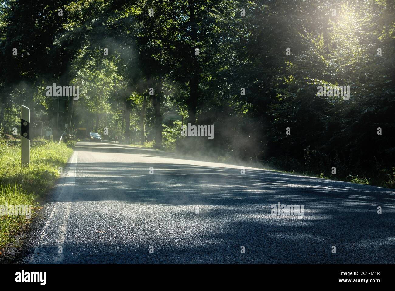 Haze road hi-res stock photography and images - Alamy