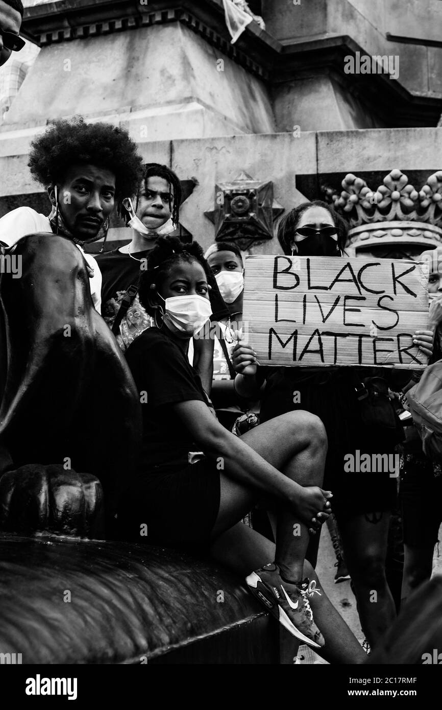 Black lives matter 2020 us Black and White Stock Photos & Images - Alamy
