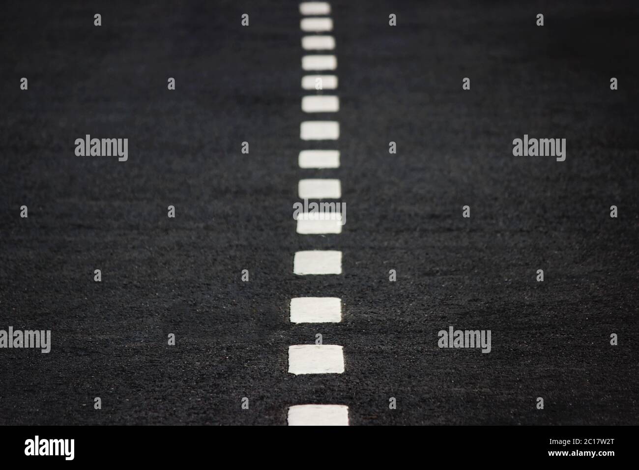 Road markings intermittent white hi-res stock photography and images ...