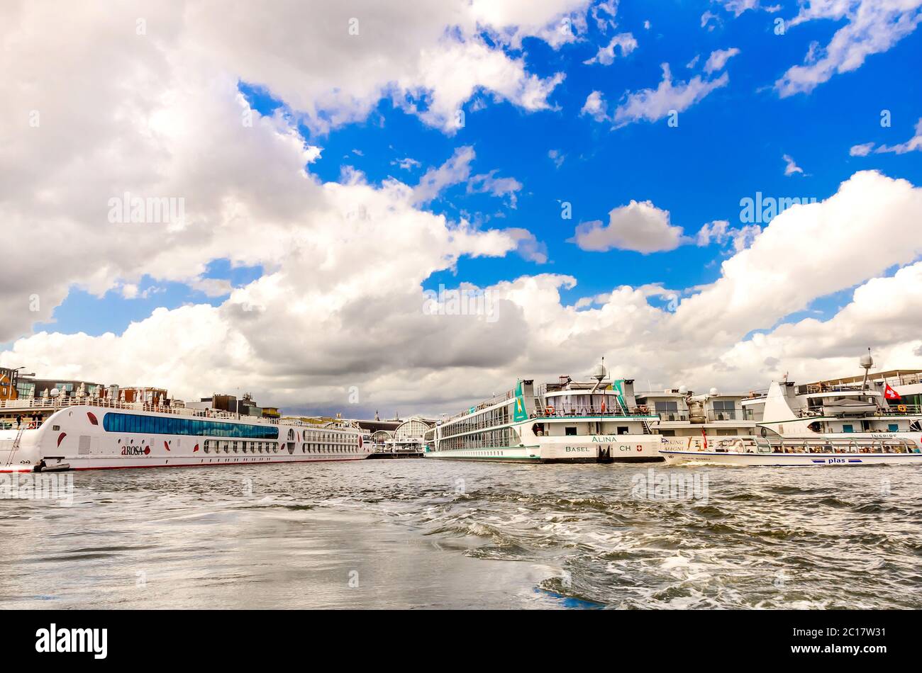 AMSTERDAM, HOLLAND - AUG 31, 2019: Beautiful panoramic view of The ...
