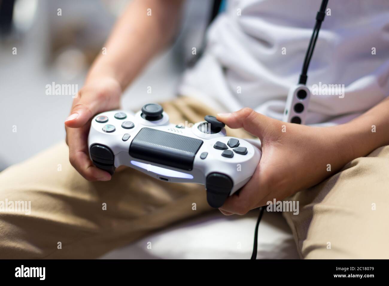 hands with vr game controller Stock Photo - Alamy
