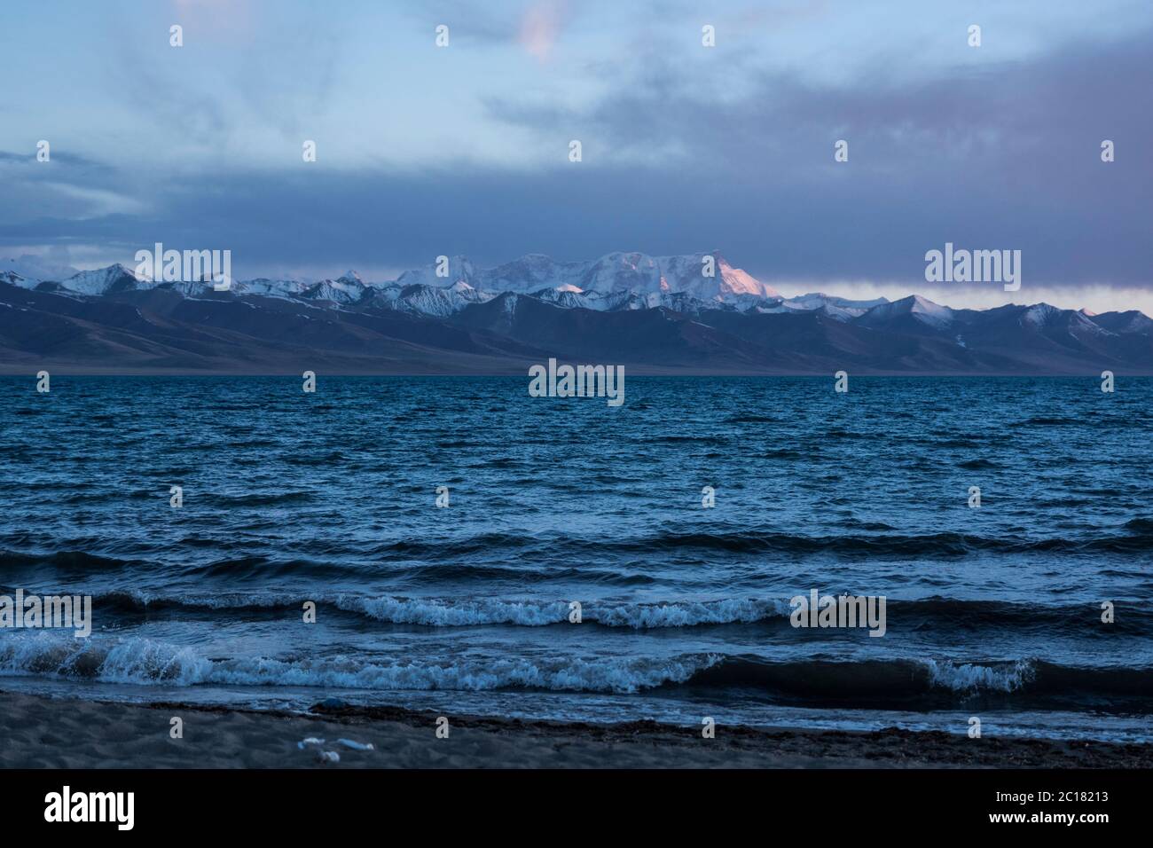Tibet tangula mountain hi-res stock photography and images - Alamy