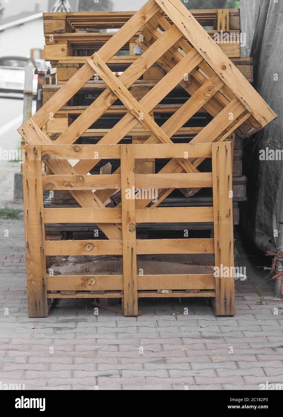 Pile of pallets hi-res stock photography and images - Alamy