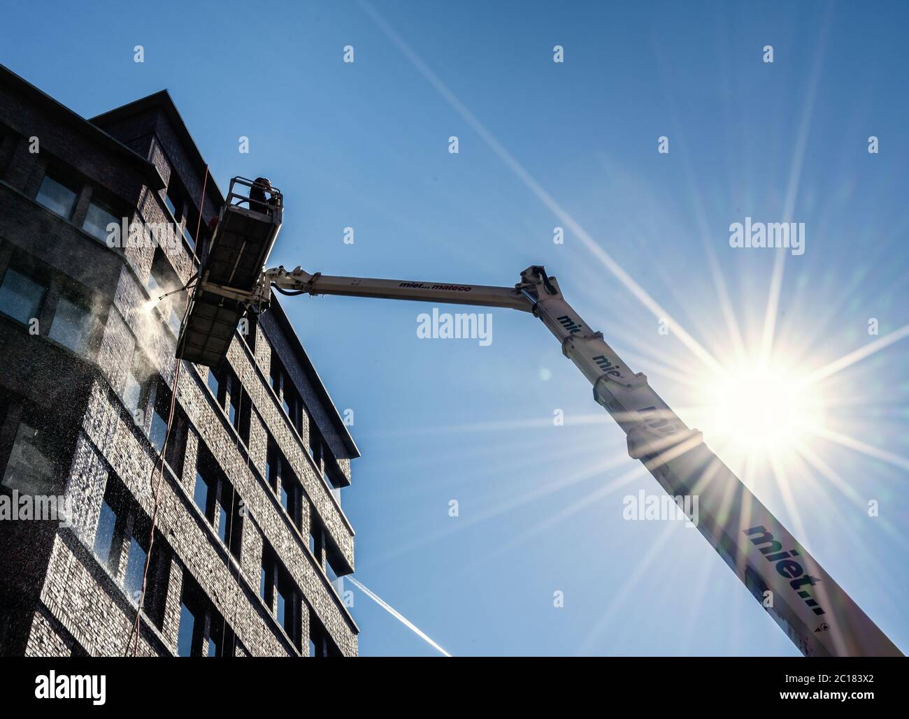 Cleaning building hi-res stock photography and images - Alamy