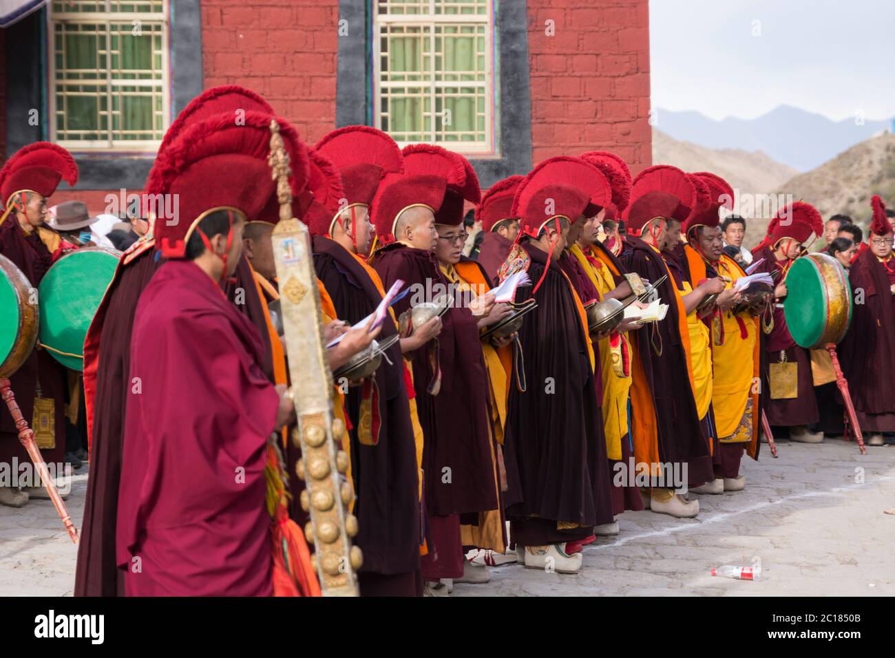 Chanting hi-res stock photography and images - Alamy