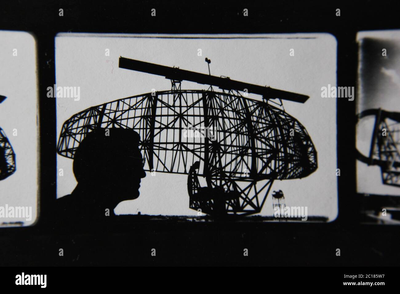 Airport radar 1970s hi-res stock photography and images - Alamy