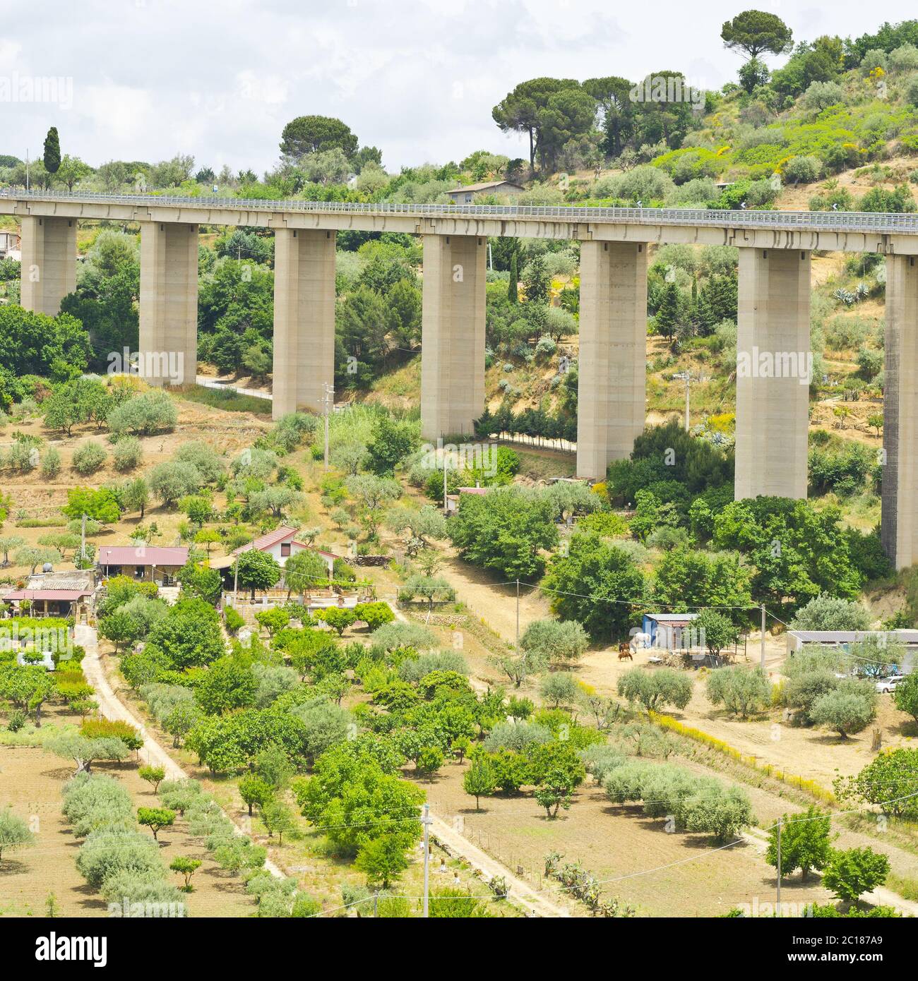 Olive bridge hi-res stock photography and images - Alamy